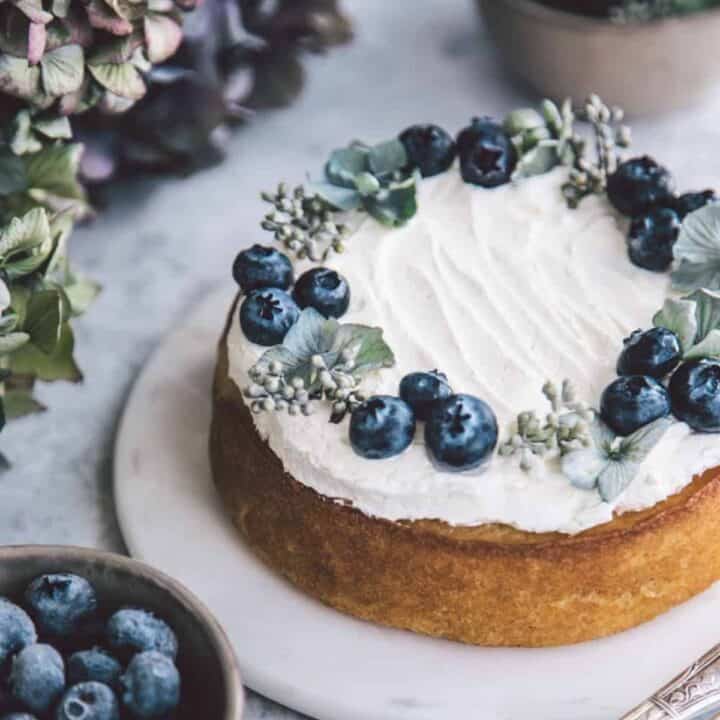 Single Layer Lemon Cake with Mascarpone Buttercream - Emily Laurae