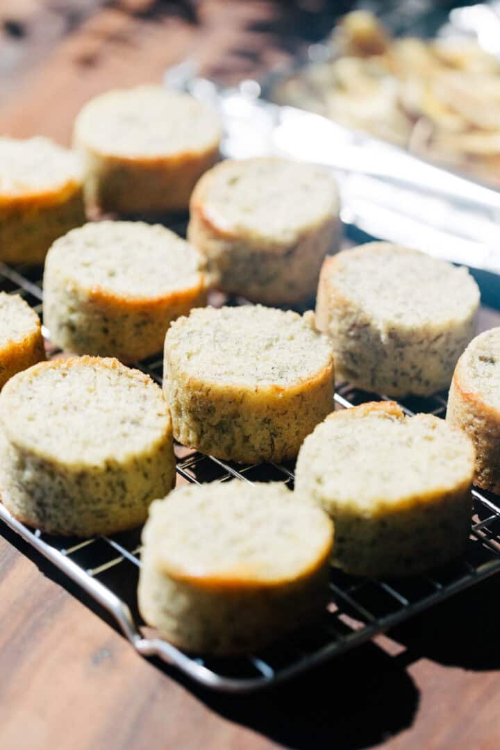 Mini Banana Cakes with Cream Cheese Frosting - Emily Laurae